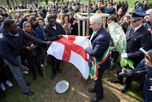 Milano onora sei donne al Giardino dei Giusti per la Giornata Europea ...